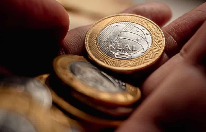 A Cesta Básica e o baixíssimo salário mínimo brasileiro