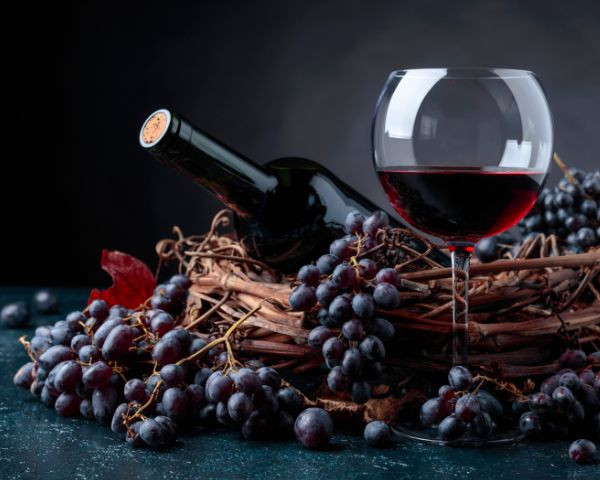 Ah, o vinho! Uma bebida que muitos de nós adoramos